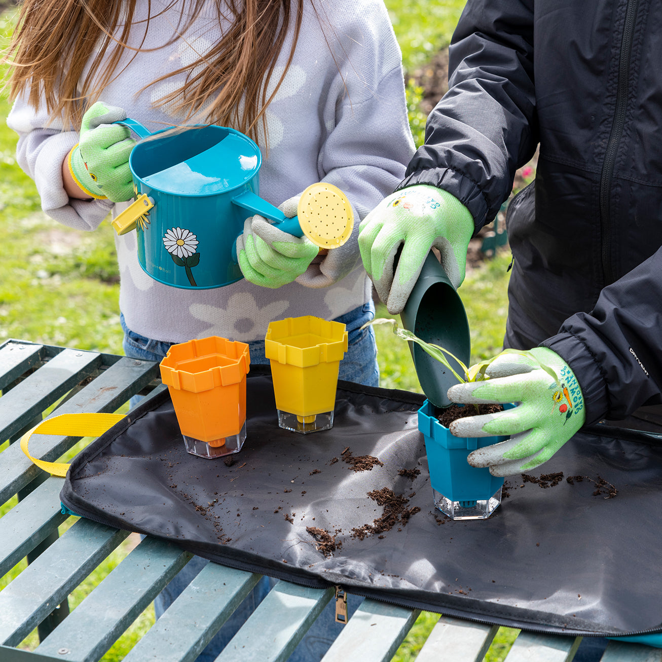 Link-A-Pots Plant Pots, Set of 3 | RHS Growing Gardeners | Burgon ...