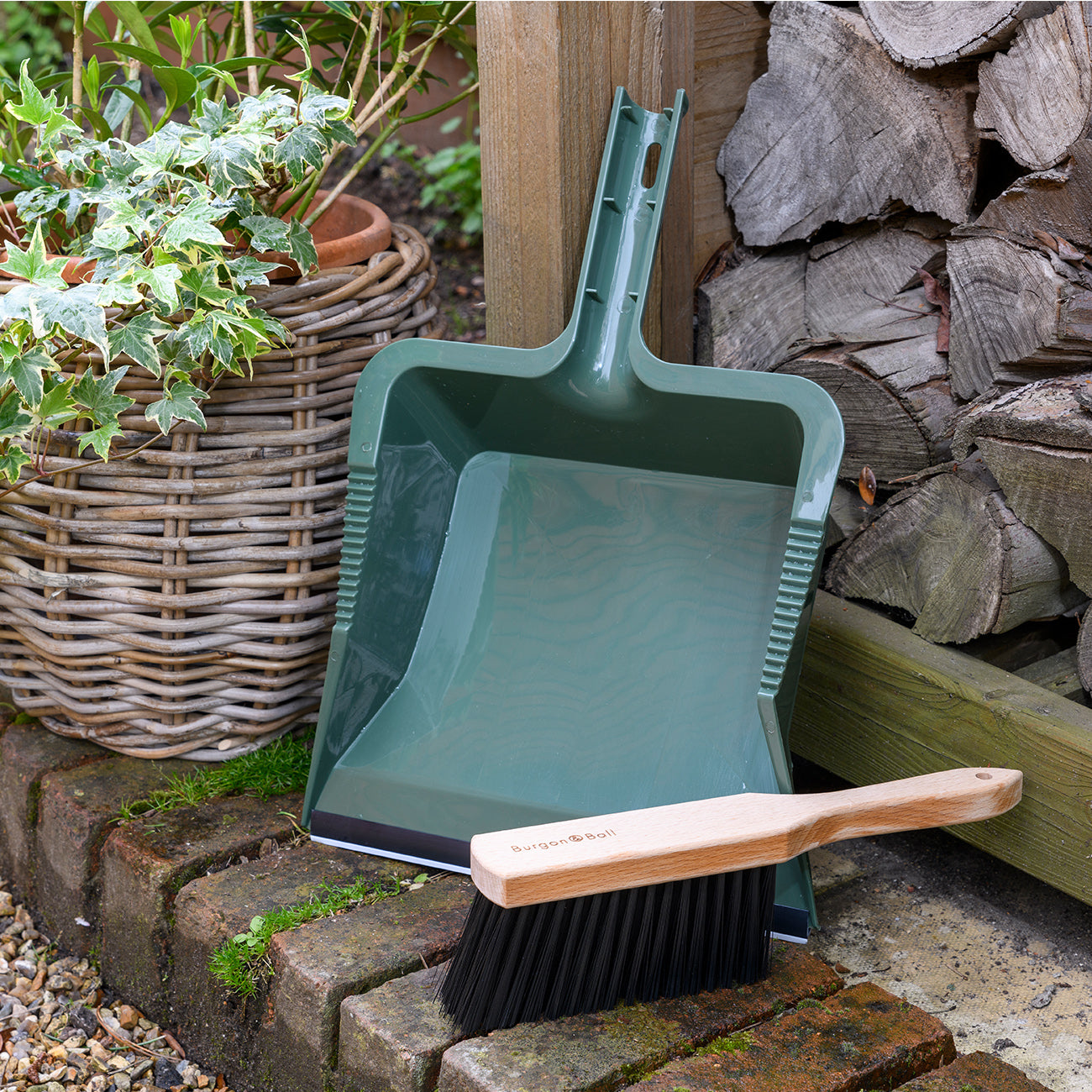 Large Dustpan and Brush Set - RHS Endorsed | Burgon & Ball – Burgon and ...