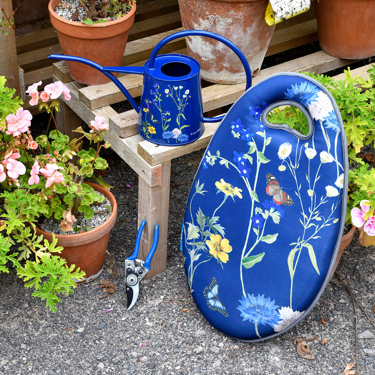 British Meadow Watering Can | RHS Gifts for Gardeners | Burgon & Ball ...