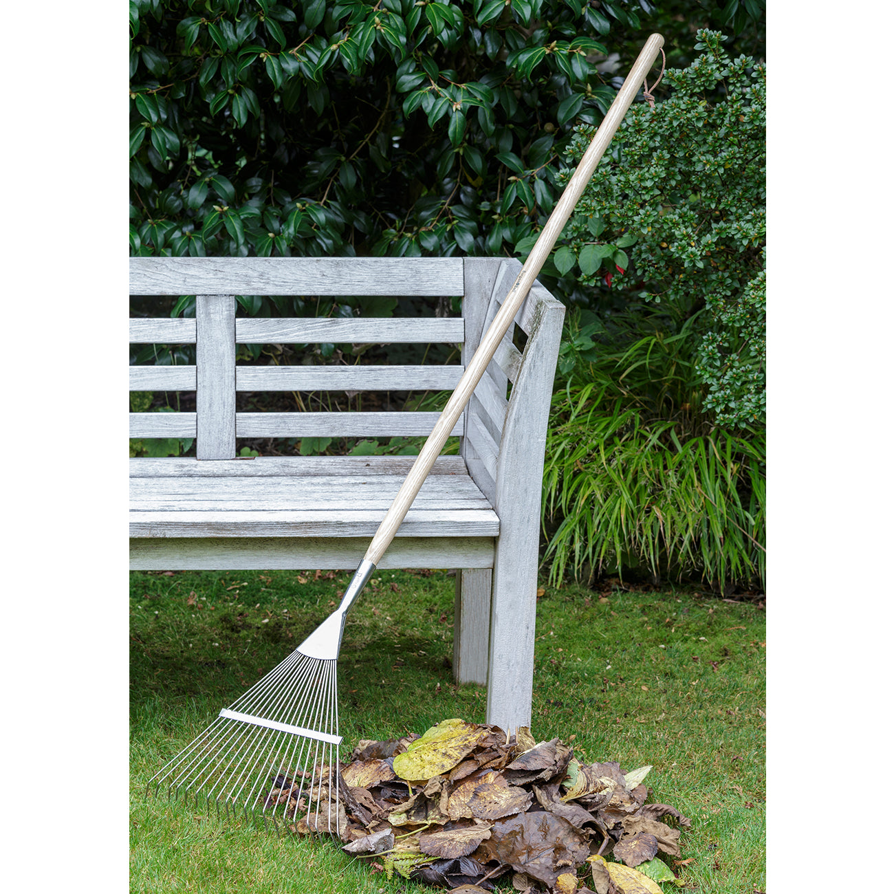 Lawn Rake - RHS Endorsed – Burgon and Ball